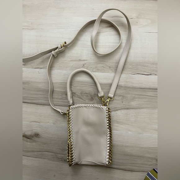 Street Level | Bags | Street Level Cream Crossbody Bag With Gold Chain ...